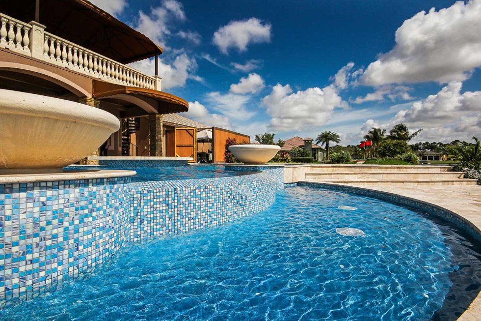 Essential Guide to Swimming Pools With Retaining Walls